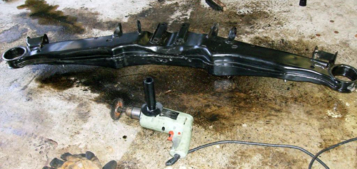 XenonZcar.com - Z31 Rear Cross Member Bushing Replacement Clunk from Rear